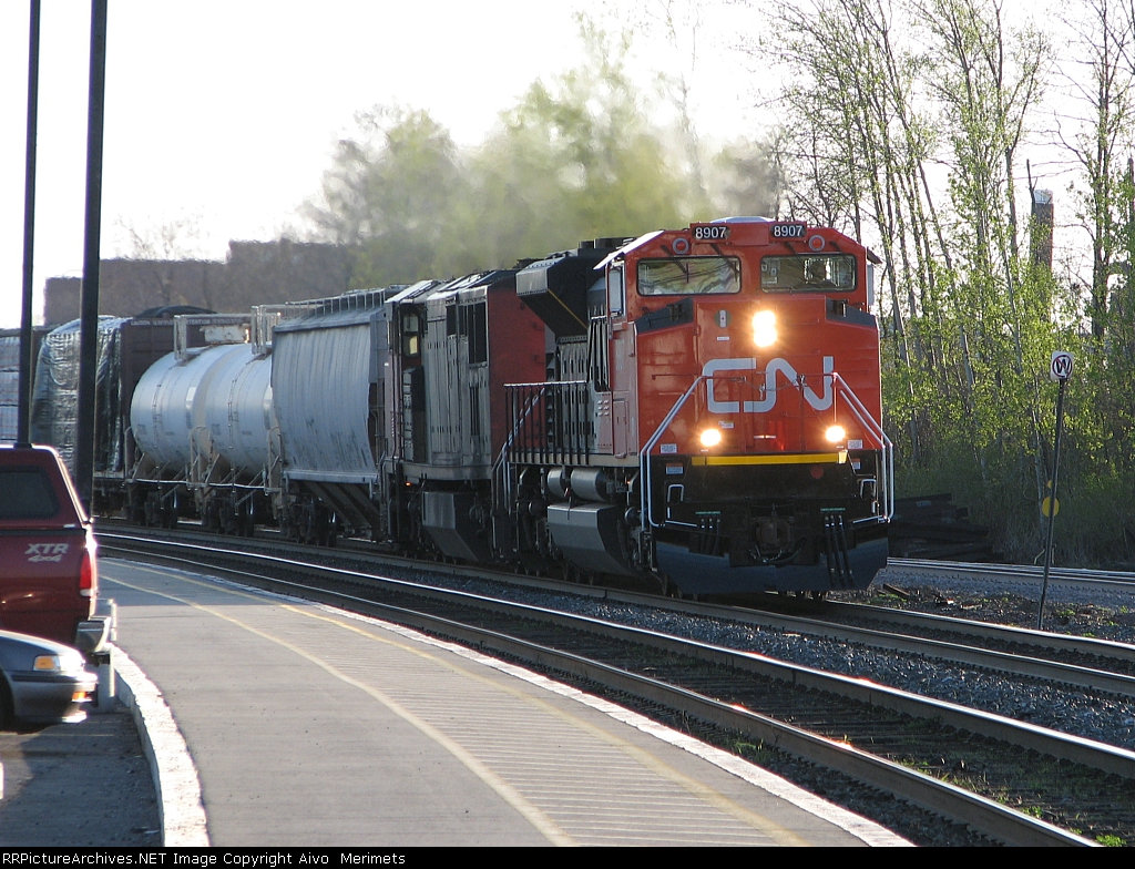 CN 8907 at Cobourg.